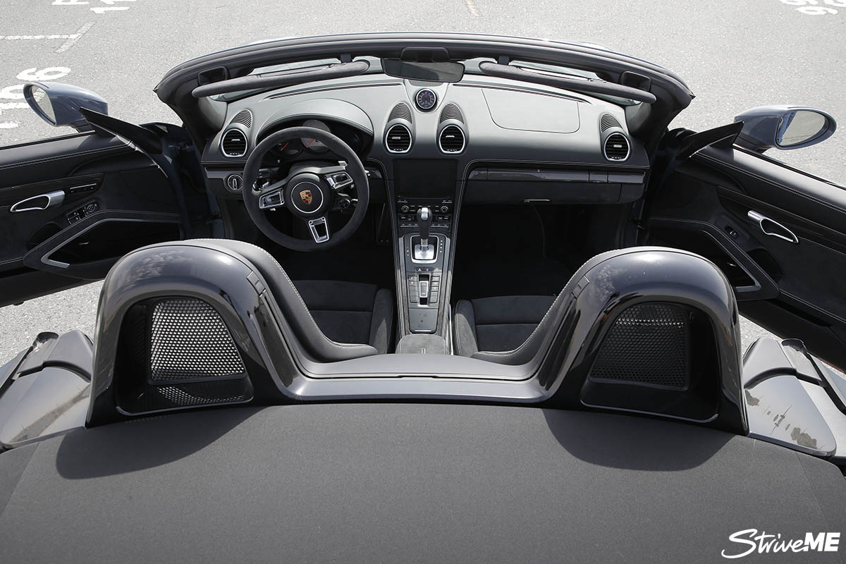 StriveME - السرعة بين التاريخ والمستقبل في تجربة بورشه 718 بوكستر GTS